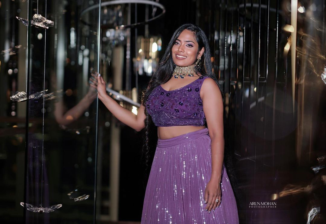 സത്യം പറയണം ഇത് കണ്ണാണോ കാന്തമോ...നിമിഷയുടെ പുതിയ ഫോട്ടോ എറ്റെടുത്ത് ...