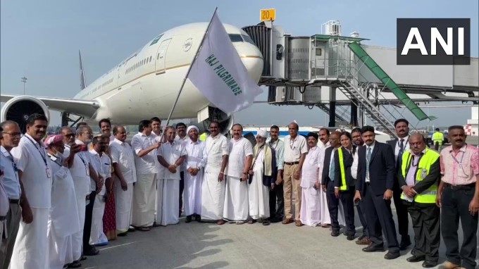 First Flight With Haj Pilgrims To Madinah In Saudi Arabia Departed From Kochi Airport Photos: HD ...