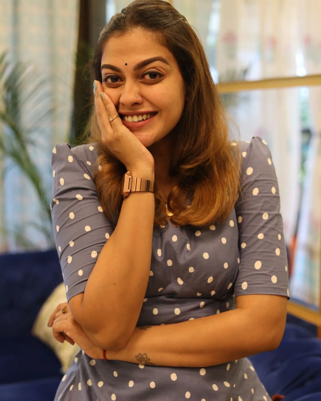 ഇതെന്ത് ലുക്കാണ് അനുശ്രീ; ആളാകെ മാറിപ്പോയി, വൈറല്‍ ചിത്രങ്ങള്‍ ട്രെന് ...