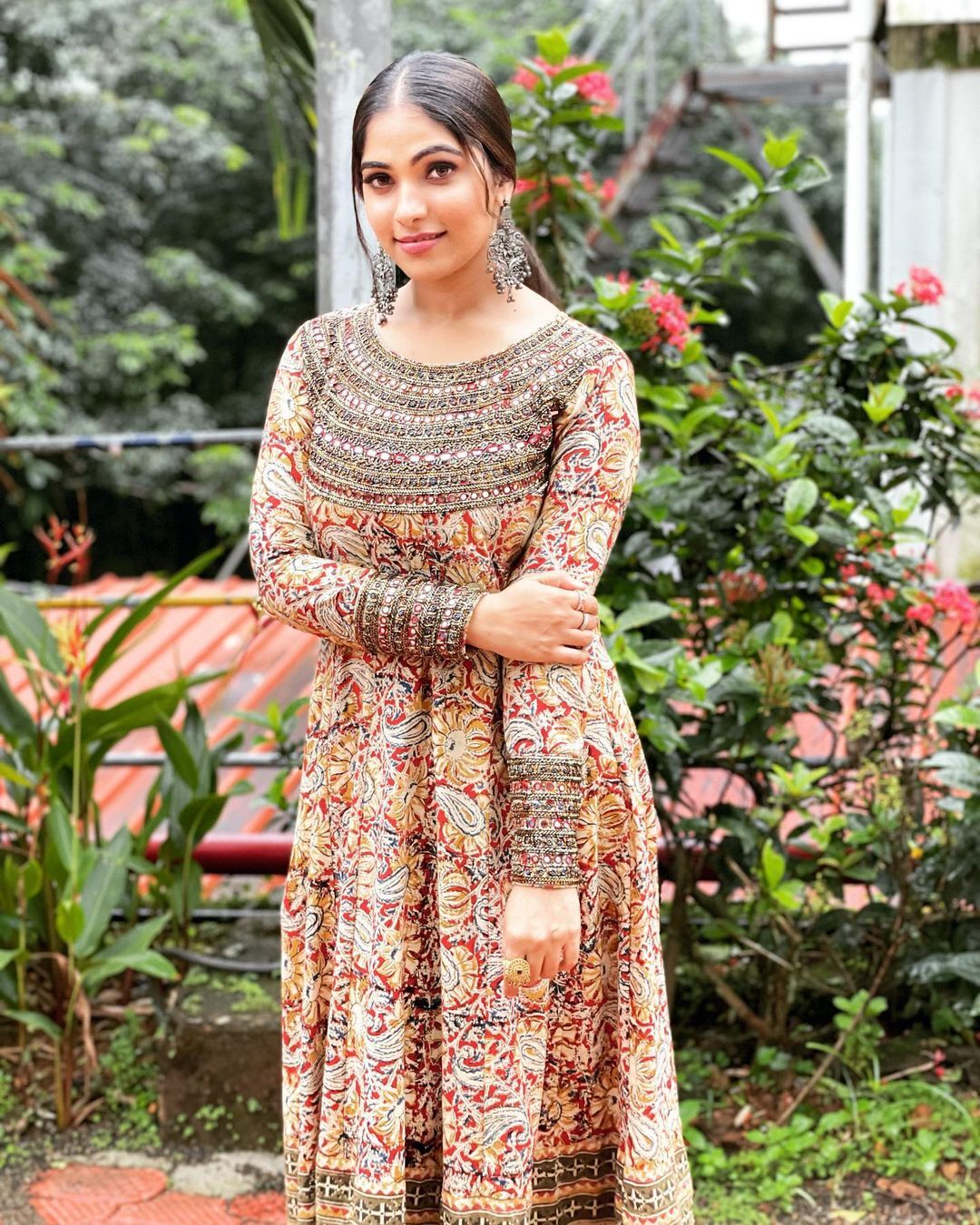 സ്റ്റൈലൻ ലുക്കിൽ മുക്ത; നടിയുടെ ഭാവങ്ങൾ വ്യത്യസ്തം, വൈറലായ ചിത്രങ്ങ ...