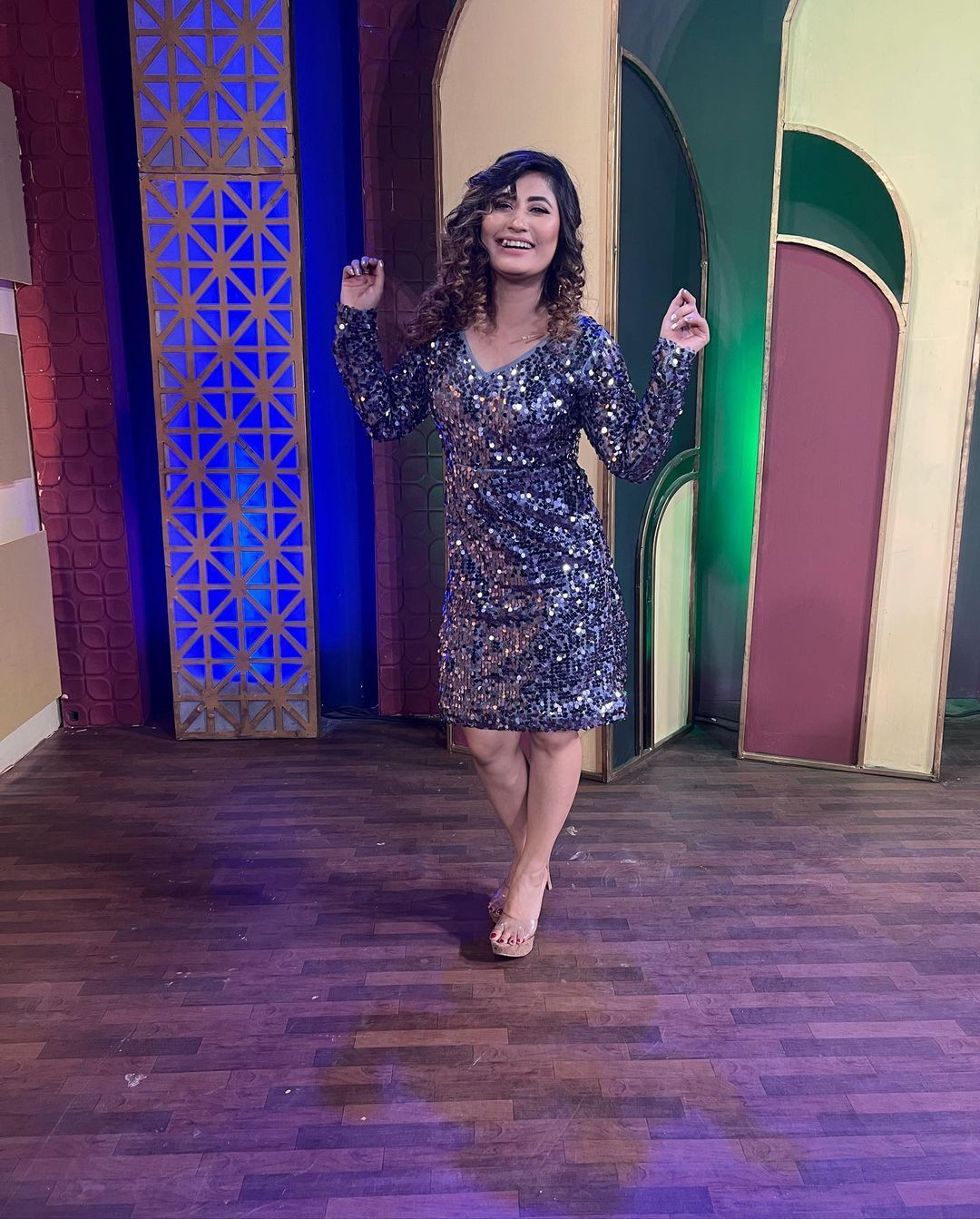 PHOTOS : குக் வித் கோமாளி செட்டில் அட்ராசிட்டி செய்யும் சுனிதா ...