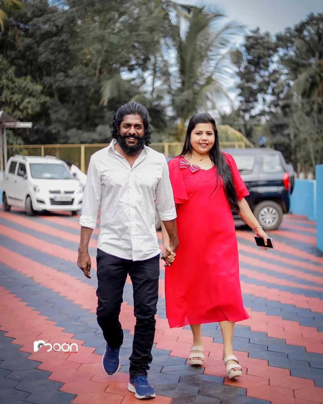 നിങ്ങളിങ്ങനെ പ്രണയിച്ച് പ്രണയിച്ച് അടിച്ചുപൊളിക്കൂന്നേ... പുതിയ ...