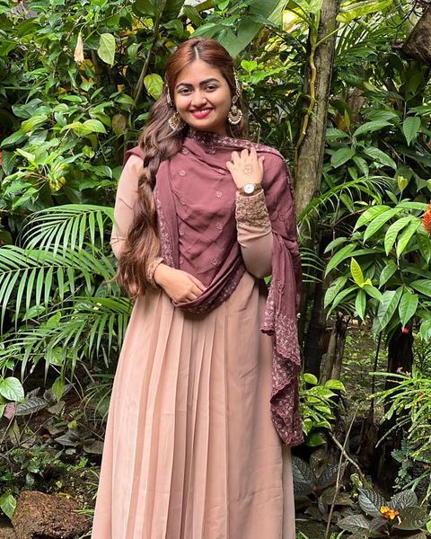 ദേ...നോക്കൂ..ഒരു കൊറിയന്‍ സുന്ദരി; കിടുക്കാച്ചി ലുക്കില്‍ ഷാലിന്‍ സോയ ...