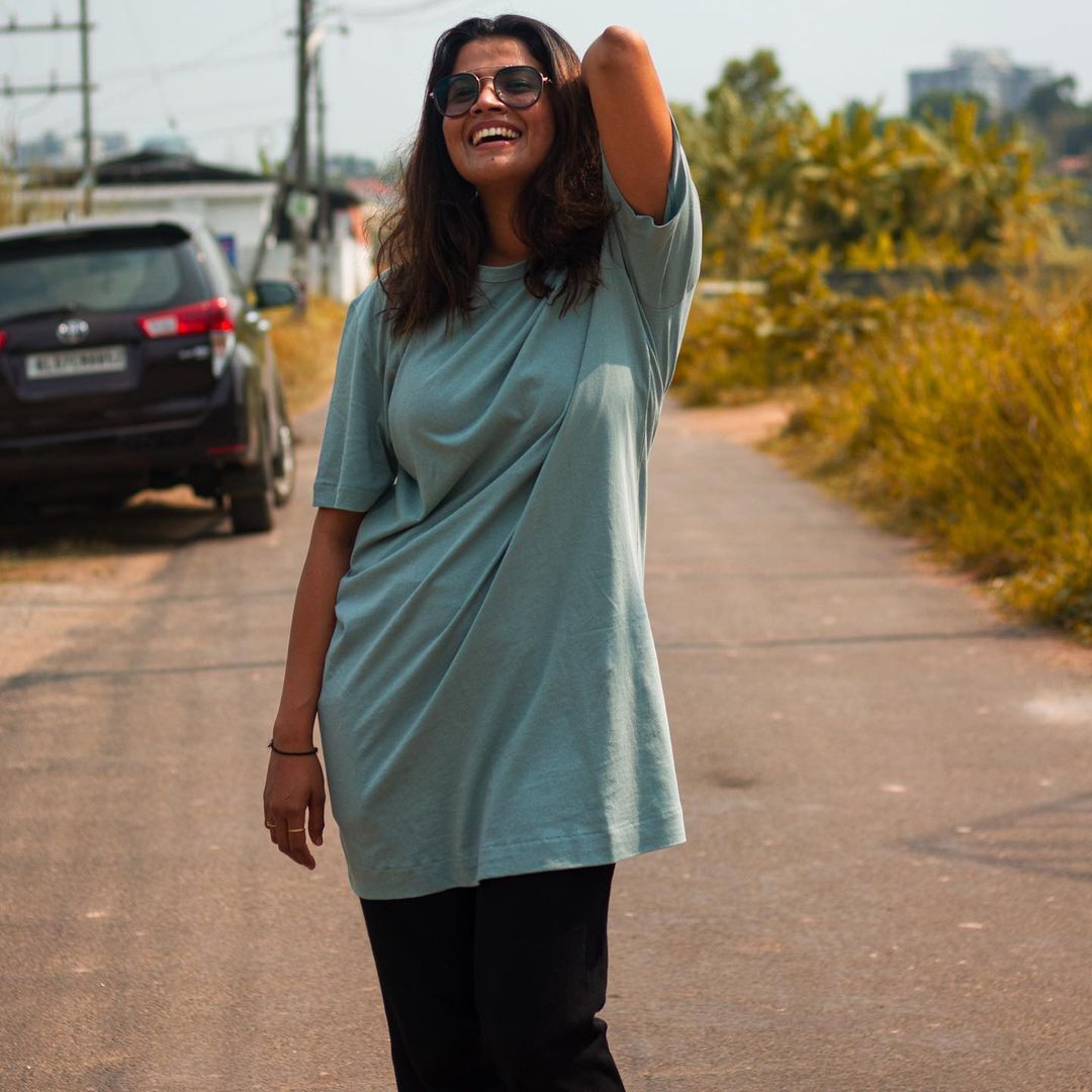 ഇനി പുതിയ കളികള്‍ മാത്രം.....ചെണ്ട കൊട്ടി ഗോപി സുന്ദര്‍ പ്രണയത്തോടെ ...