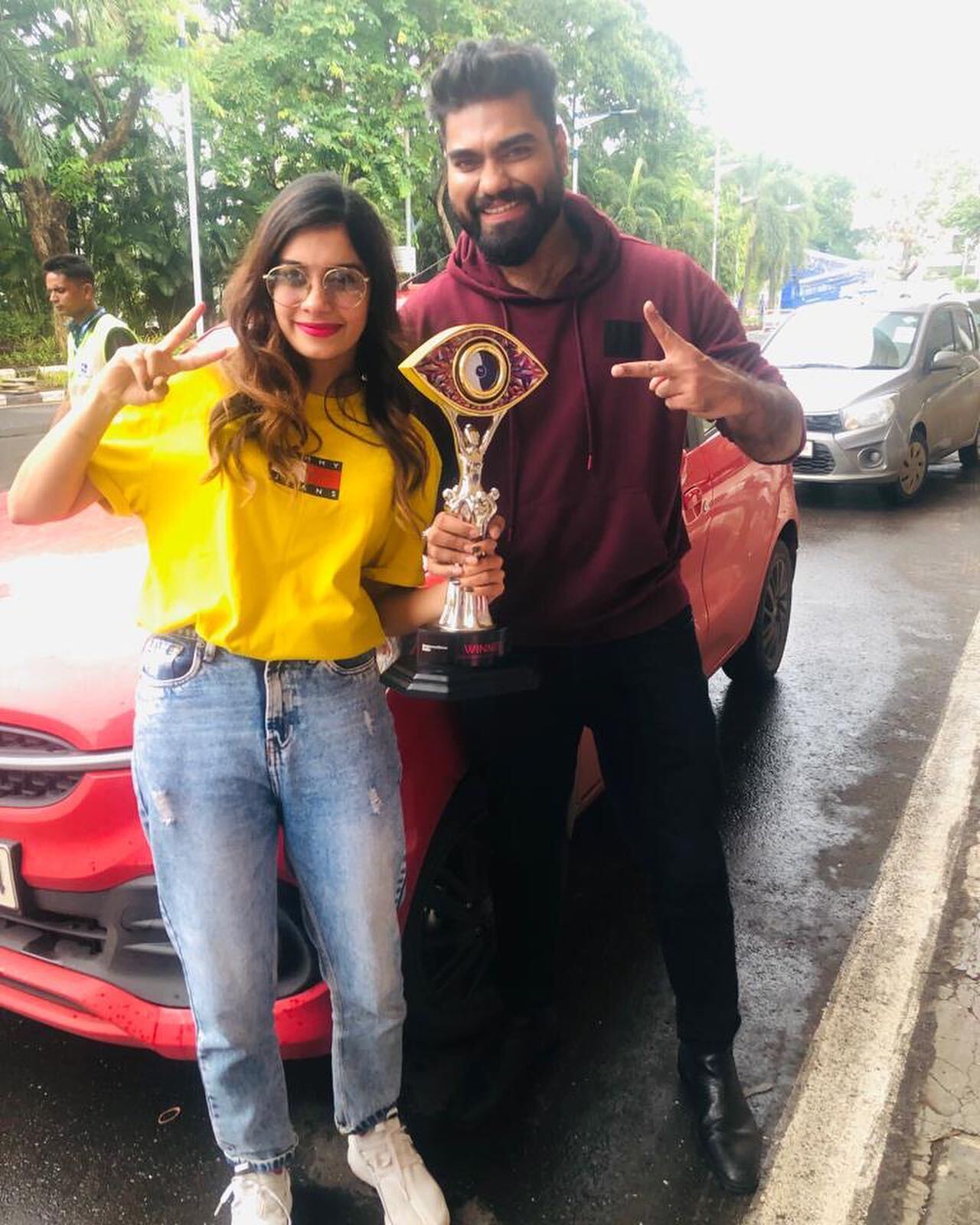 ഡോക്ടറിന് ഇഷ്ടം ബ്ലാക്കാണോ....റോബിന്റെ ചിരിയില്‍ അലിഞ്ഞ് ആരാധകര് ...