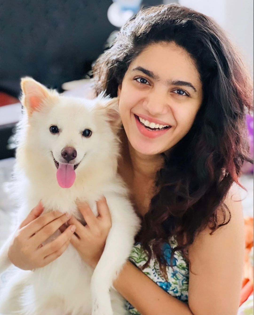 രണ്ടാളും ക്യൂട്ടാണല്ലോ; ദീപാ തോമസിന്റെ ചിത്രങ്ങള്‍ ഏറ്റെടുത്ത്‌ സോഷ്യ ...