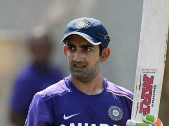 PHOTOS : இடது கை பேட்டிங்.. வலது கை பௌலிங் .. வித்தியாசமாய் விளையாடும் ...