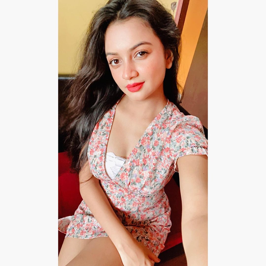 PHOTOS : கலர்புல் உடையில் கண்ணை கவரும் திதிக்ஷா..கலக்கலான நச் போட்டோஸ் இதோ! | Actress Titiksha ...