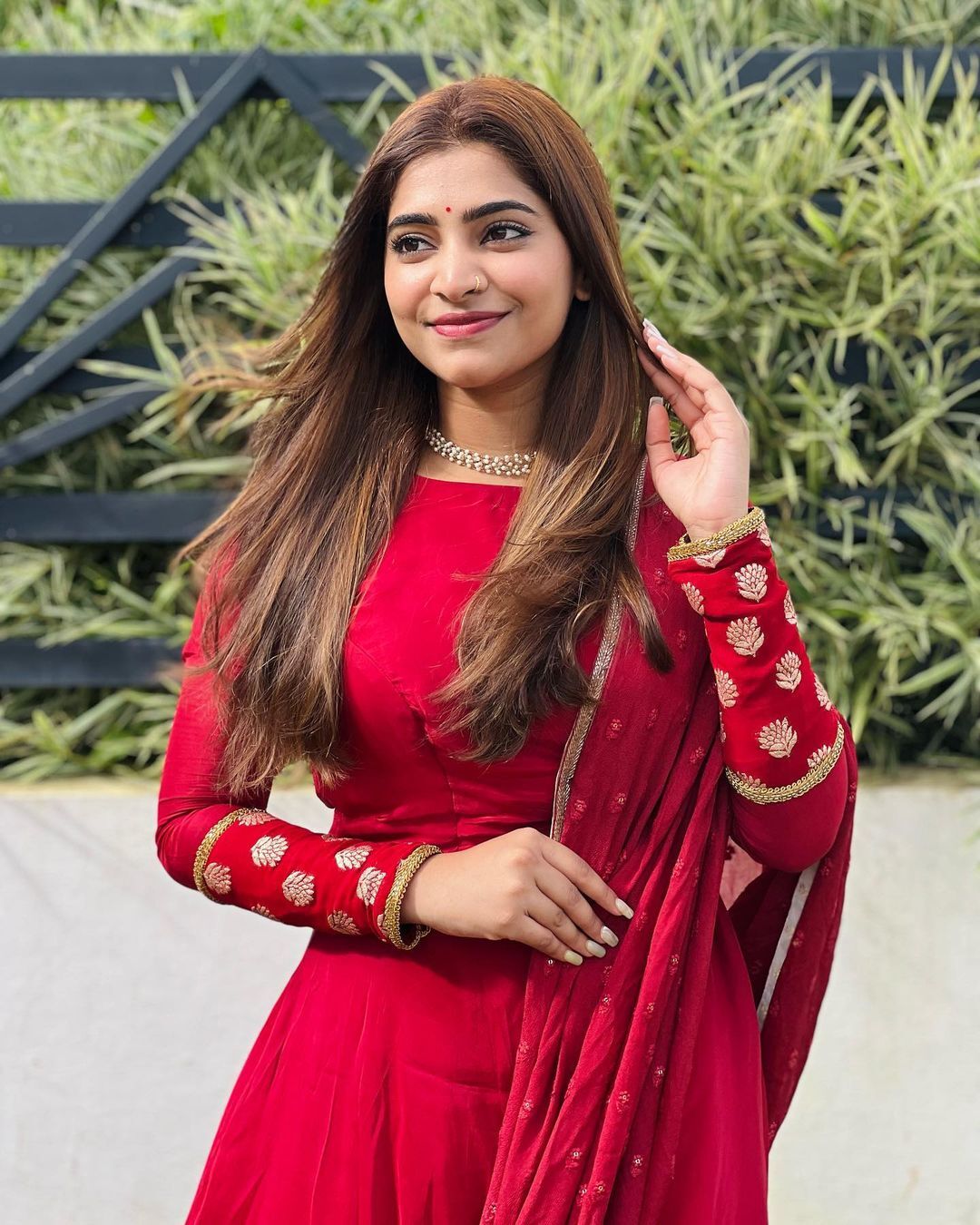 റെഡ് ഈസ് സൂപ്പർ... ചുവപ്പിൽ അതീവ സുന്ദരിയായി നടി മാളവിക ശ്രീനാഥ് | Actress Malavika Sreenath New ...