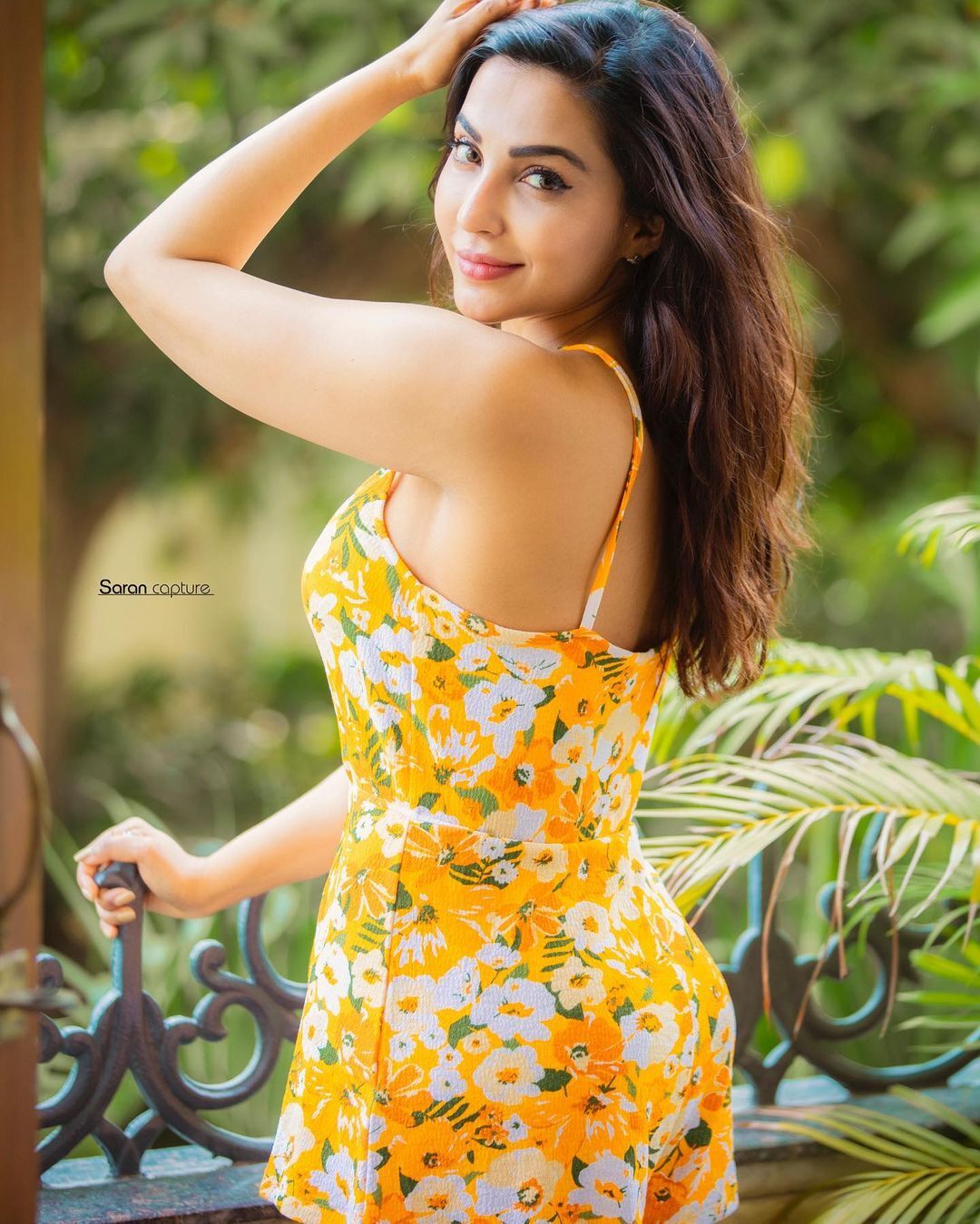 ദുബായിൽ തിളങ്ങി പാർവതി, സൂപ്പർ ഗ്ലാമറസ് ലുക്കിൽ നടിയുടെ ഫോട്ടോഷൂട്ട് ...