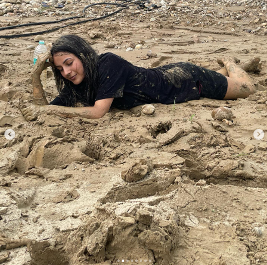 Bollywood Actress Shehnaaz Gill Rolling in Mud During Her Spa Time ...