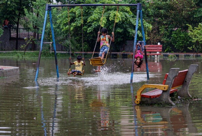 Damages Caused Due to Heavy Rainfall Across India - Oneindia