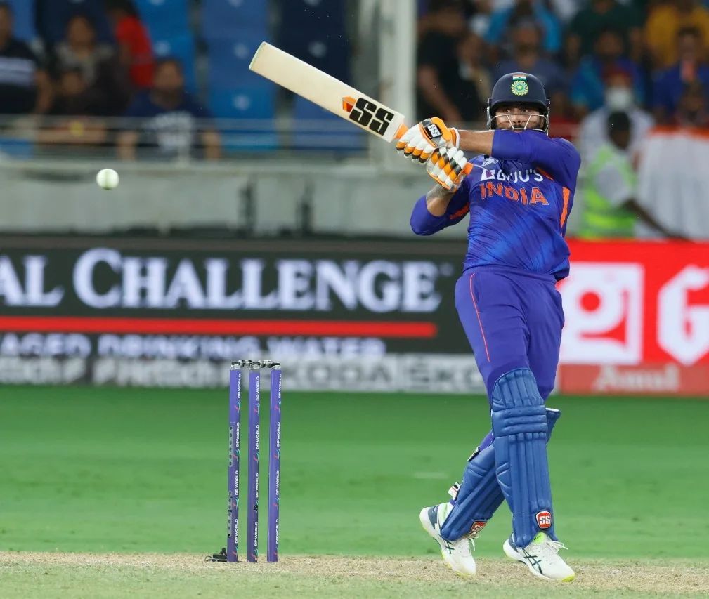 ഇതൊക്കെ എത്ര കണ്ടതാ; ഹര്‍ദിക് പാണ്ഡ്യയുടെ ആ എക്‌സ്പ്രഷന്‍ വൈറല്‍, കോണ് ...