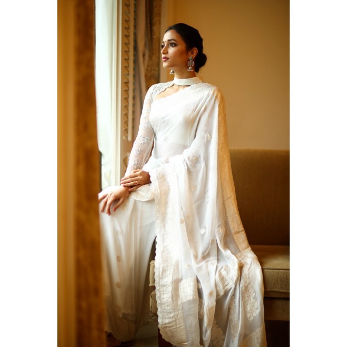 KGF Fame Actress Srinidhi Shetty Latest Photos - Oneindia