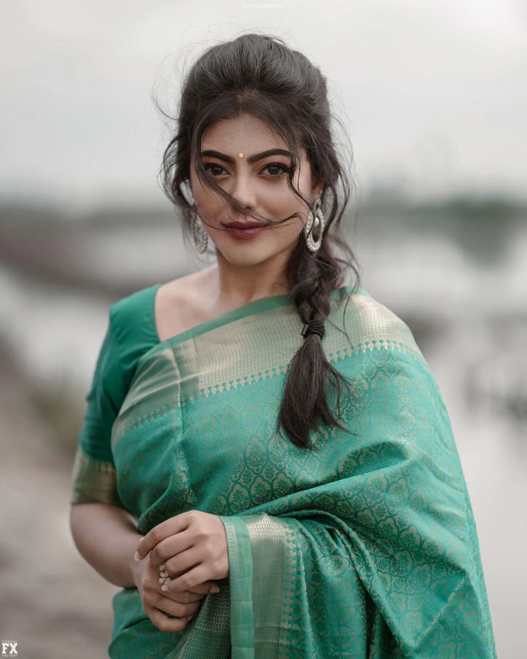 പച്ചയിൽ തിളങ്ങി മെറിൻ ഫിലിപ്പ്, നടിയുടെ സുപ്പർ ലുക്ക് ഏറ്റെടുത്ത് ആരാധക ...