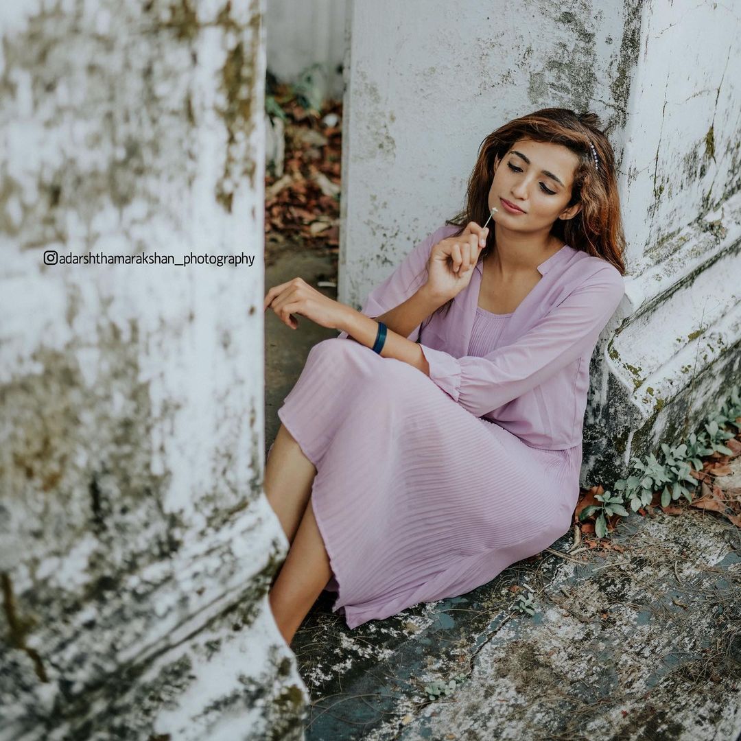 ഞെട്ടിക്കുന്ന ലുക്കില്‍ ബിഗ് ബോസ് താരം; എയ്ഞ്ചലിന്റെ പൊളി ലുക്ക് ...