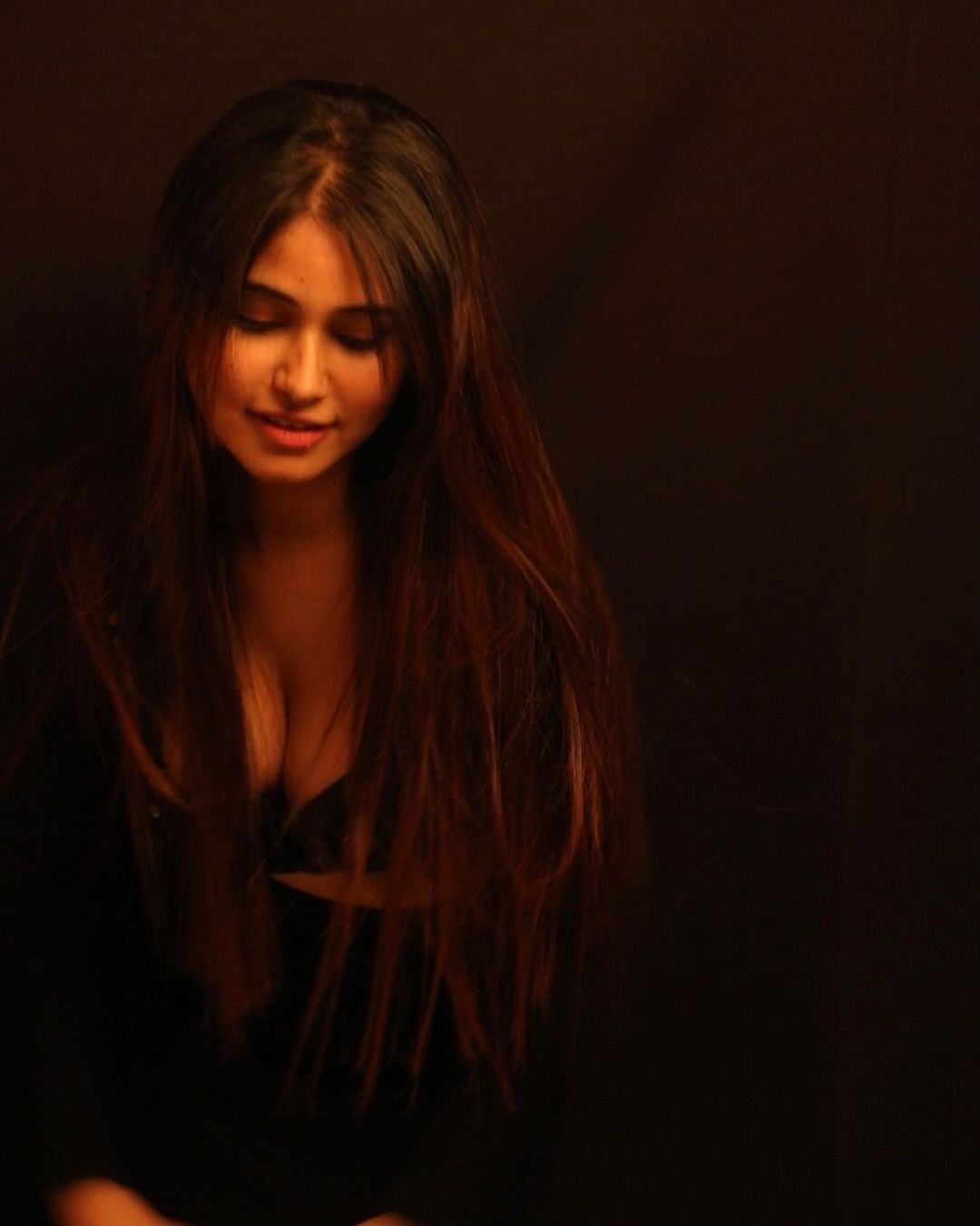 PHOTOS : வாவ்.. ரெட் பிகினியில் ரசிகர்களை ஈர்க்கும் பல்லவி குப்தா.. கலக்கலான ரீசன்ட் பிக்ஸ் இதோ ...