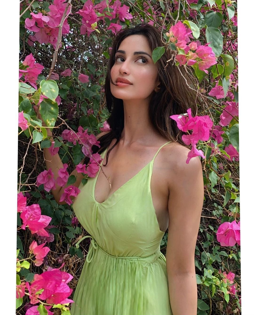 PHOTOS : பிளாக் அண்ட் வொயிட் போட்டோஷூட்.. பிகினியில் போஸ் கொடுத்த நடிகை திக்ஷா சிங்.. மனதை ...