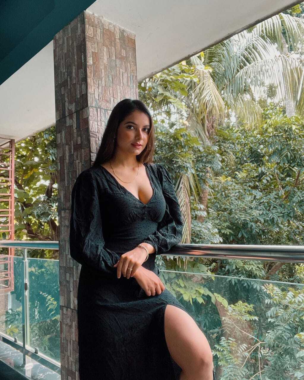 PHOTOS : ப்பா.. அப்படியொரு அழகில் வசீகரிக்கும் கஸ்தூரி.. சுண்டியிழுக்கும் நச் போட்டோஸ் இதோ ...