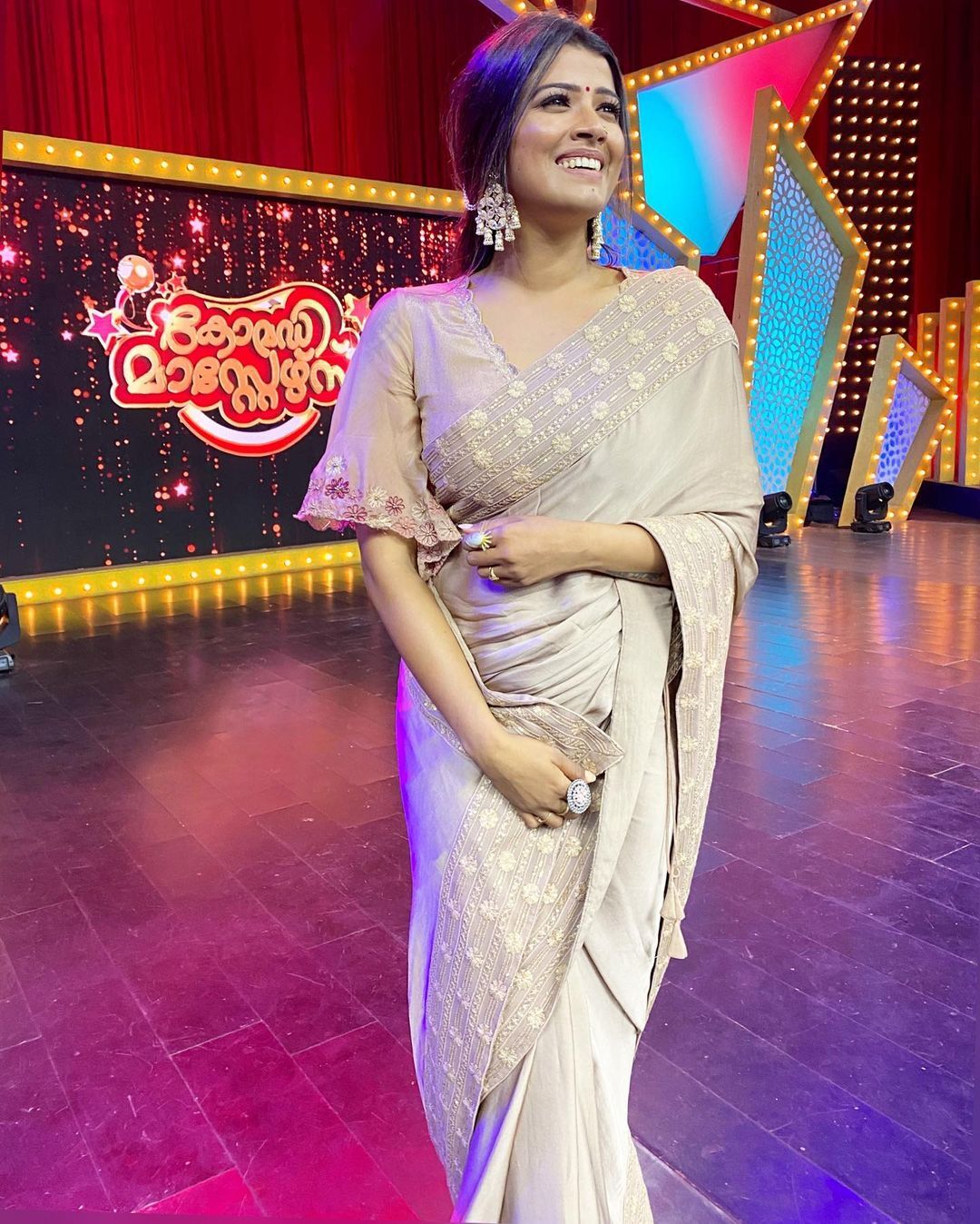 അമൃത എന്തൊരു ക്യൂട്ടാണിത്; പൊളിച്ച ലുക്ക്, വൈറല്‍ ചിത്രങ്ങള് ...