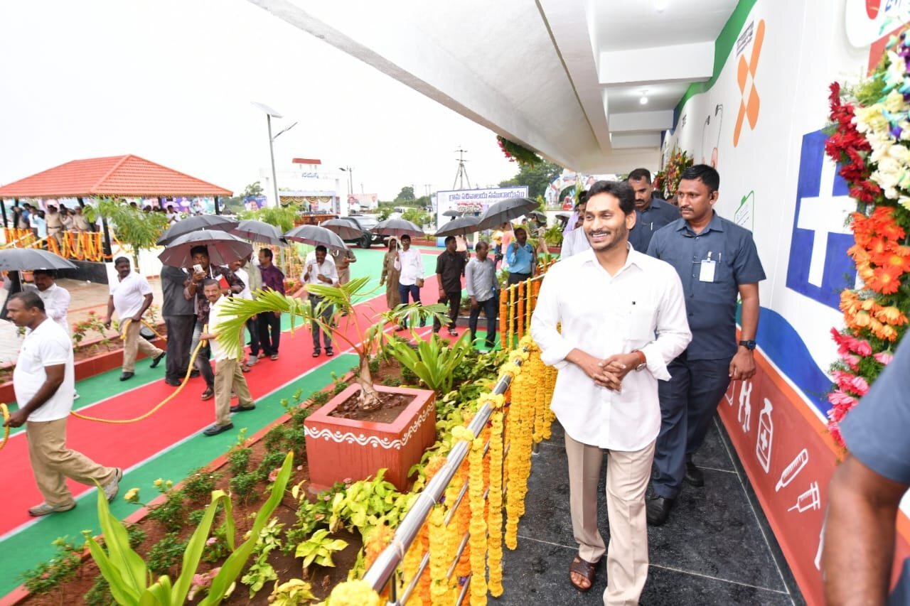 వైఎస్ రాజశేఖర్ రెడ్డి వర్థంతి.. తండ్రికి ఘన నివాళులర్పించిన సీఎం జగన్ ...