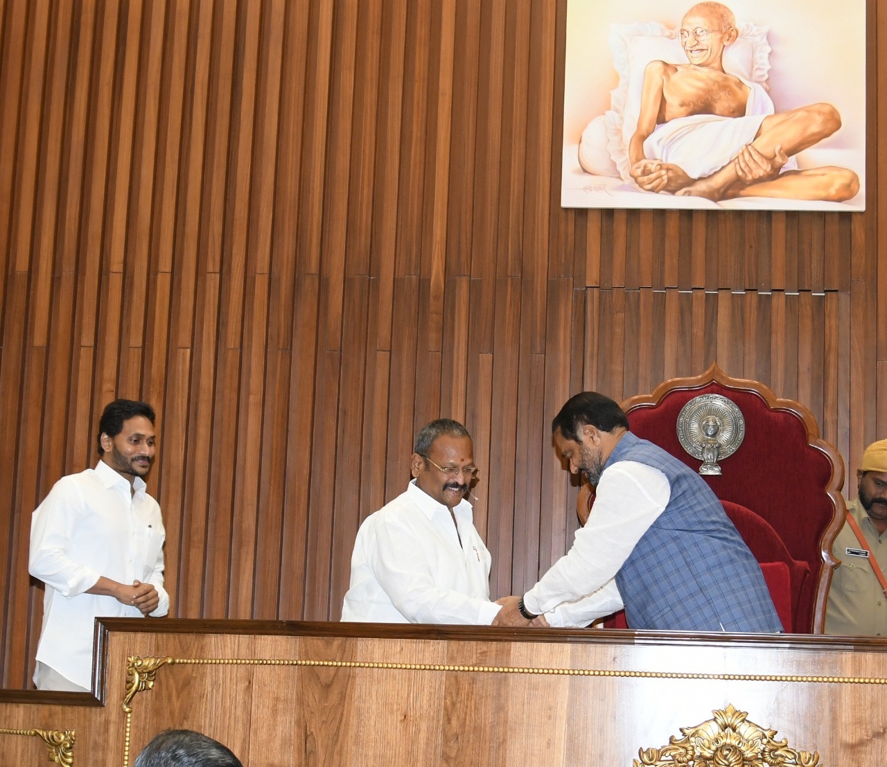 ఏపీ అసెంబ్లీ డిప్యూటీ స్పీకర్‌గా కోలగట్ల వీరభద్రస్వామి ఎన్నిక | YCP MLA Kolagatla Veerabhadra ...