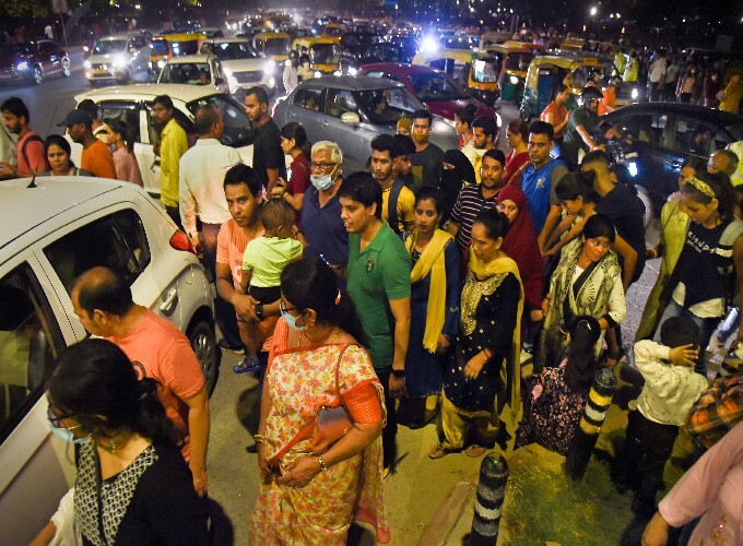 ನವದೆಹಲಿಯ ಕರ್ತವ್ಯ ಪಥ ವೀಕ್ಷಣೆಗೆ ಹರಿದು ಬಂದ ಜನಸಾಗರ | A Lot Of people ...