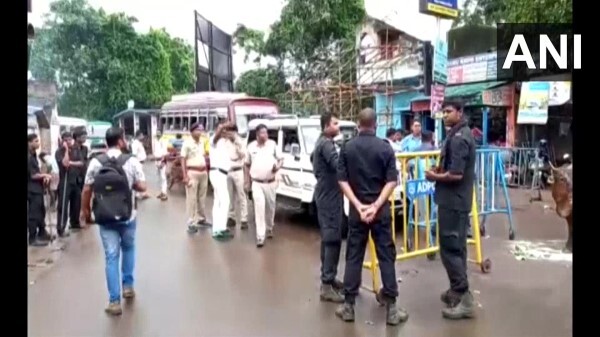 BJP workers heading To Kolkata to join BJP's Nabanna march - Oneindia