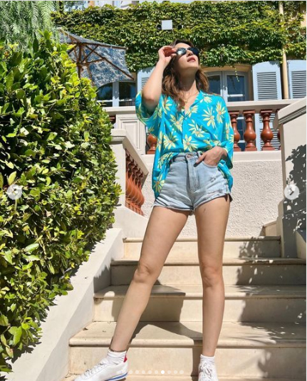 Bollywood Actress Kriti Sanon Vacation In France Oneindia 0786