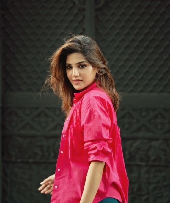 Check Out Actress Aathmika Latest Photos - Oneindia