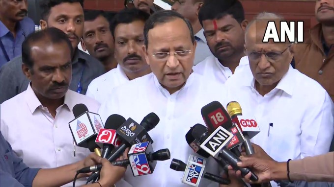 Check Out What Leaders have to Say About PFI Ban - Oneindia