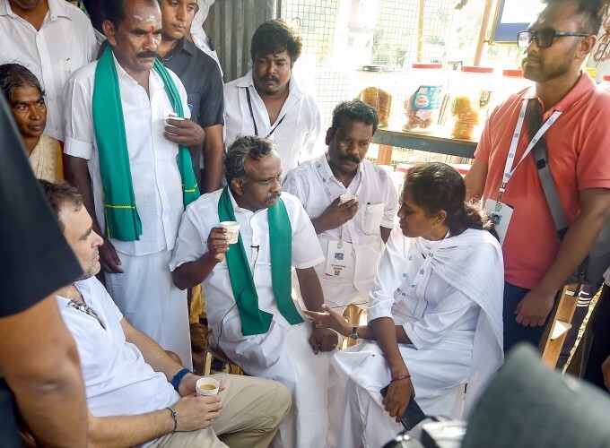 Congress Leaders During Bharat Jodo Yatra In Puliyurkurichi - Oneindia