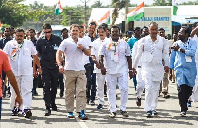 Congress Leaders During Bharat Jodo Yatra In Puliyurkurichi - Oneindia