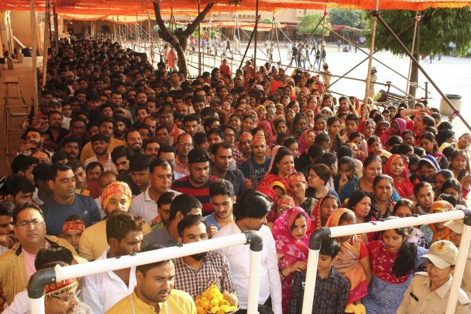 First Day Of Navratri Celebration Across India - Oneindia