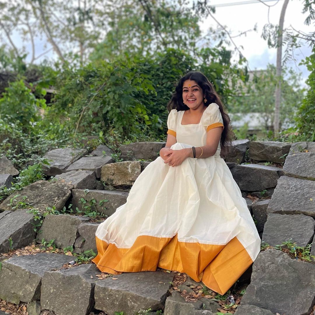 ഓണം പൊടിപൊടിച്ച് സാനിയ ബാബു... ട്രെഡീഷണൽ ലുക്കിൽ ആരാധകരെ ഞെട്ടിച്ച് താരം | Jo And Jo Fame Saniya ...