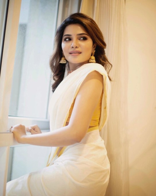 Kollywood Actress Aathmika Looks Gorgeous In Kerala Saree - Oneindia