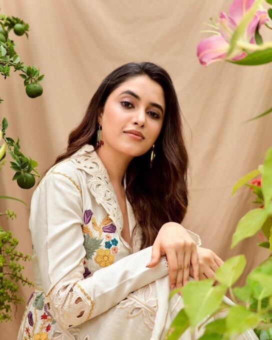 Kollywood Actress Priyanka Arul Mohan Looks Gorgeous In Latest Photos