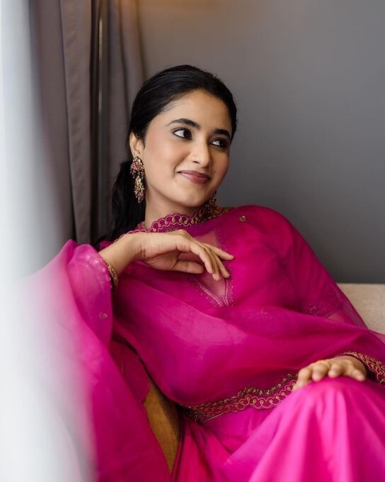 Kollywood Actress Priyanka Arul Mohan Looks Gorgeous In Latest Photos
