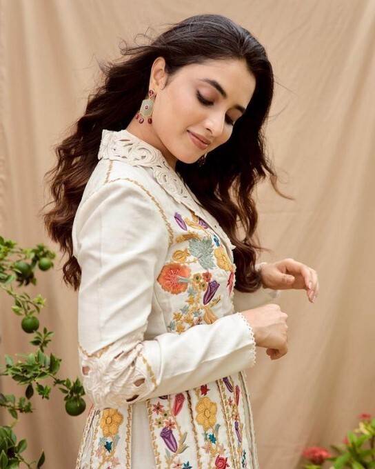 Kollywood Actress Priyanka Arul Mohan Looks Gorgeous In Latest Photos