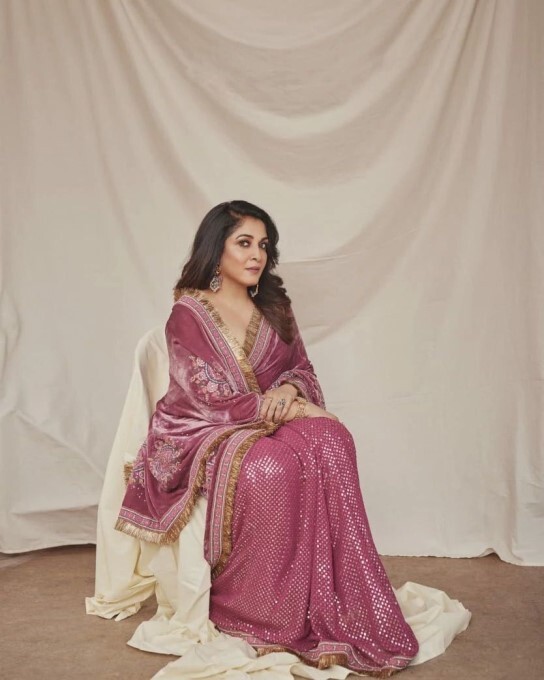 Kollywood Actress Ramya Krishnan Looks Stunning In Saree - Oneindia
