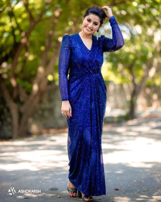 Kollywood Actress Sneha Looks Dazzling In Latest Photos - Oneindia