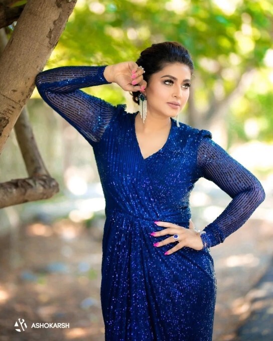 Kollywood Actress Sneha Looks Dazzling In Latest Photos - Oneindia