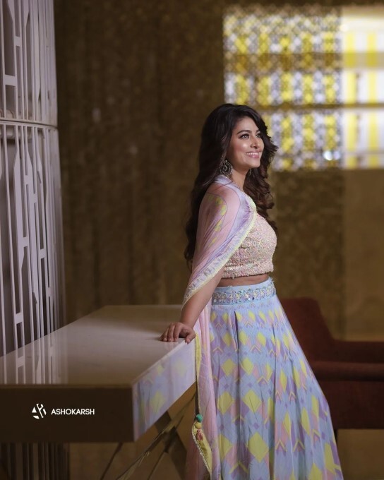 Kollywood Actress Sneha Looks Dazzling In Latest Photos - Oneindia