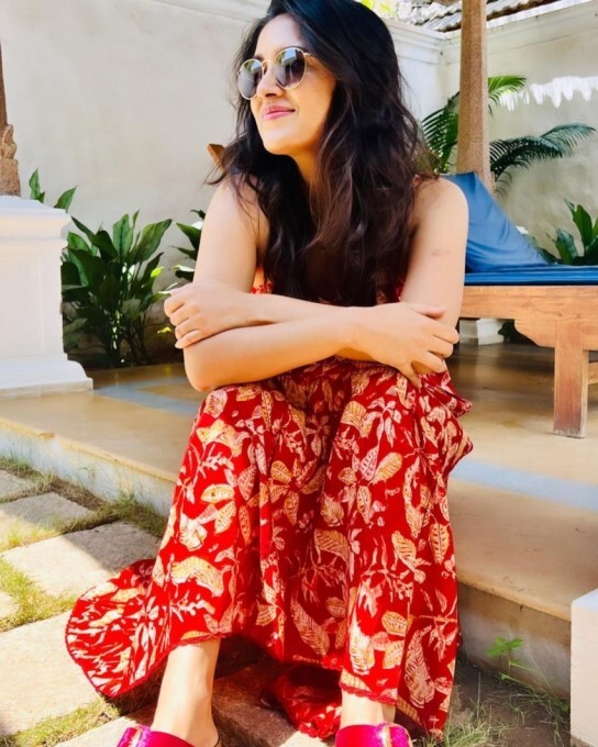 Kollywood Actress Vani Bhojan Looks Stunning In Latest Photos - Oneindia