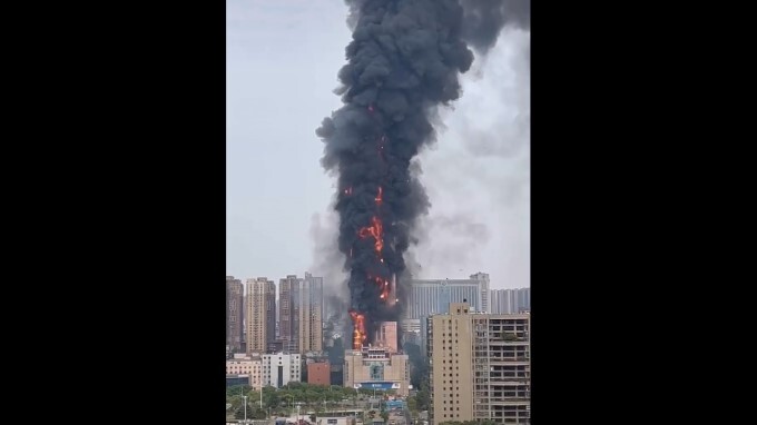 Massive Fire At A High-rise Building In Changsha, China - Oneindia