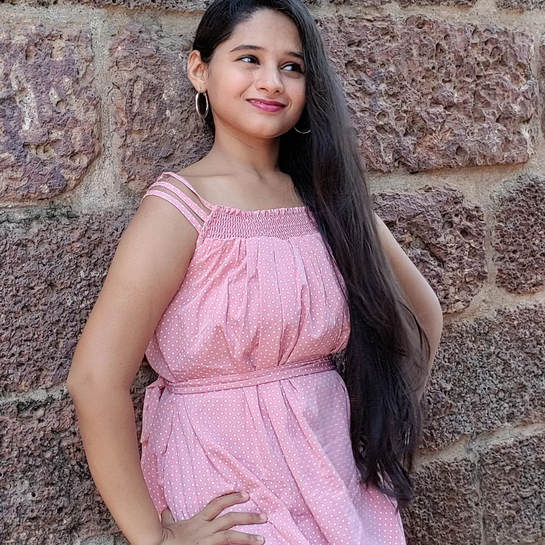 Mrunal Jadhav: दृश्यम के 'विजय सलगांवकर' की लाड़ली अनू अब हो गई बड़ी, ग्लैमरस अवतार देख चौंके ...