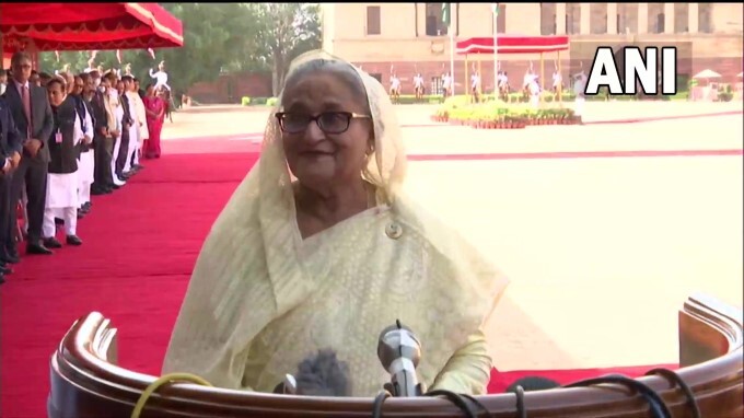 Bangladesh PM Sheikh Hasina receives ceremonial reception at Rashtrapati Bhavan - Oneindia
