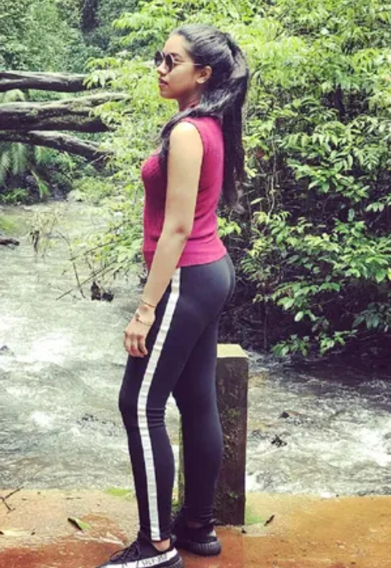 PHOTOS : வாவ்.. சைடு போஸில் சொக்கவைக்கும் அழகு.. கோப்ரா பட நடிகையின் ...