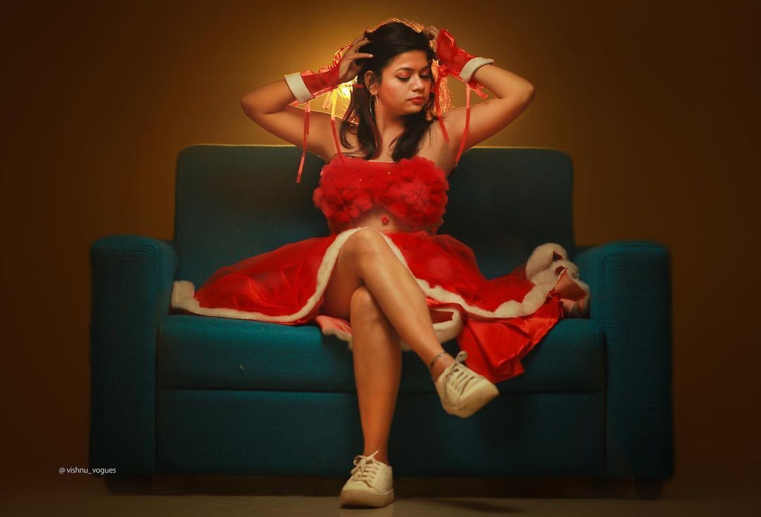 PHOTOS : அடேங்கப்பா.. எப்படியெல்லாம் போஸ் கொடுக்குறாங்க! கேரள மாடல் அழகி சீதுவின் அட்டகாசமான ...