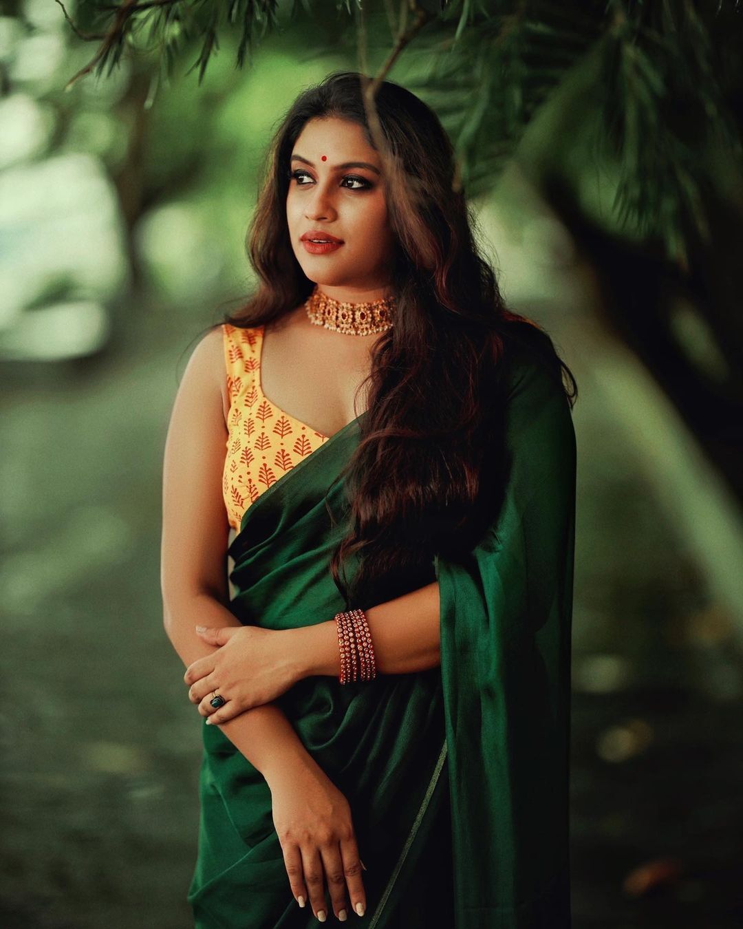 PHOTOS : அழகு சிலையாய் ரசிகர்களை ஈர்க்கும் நடிகை ராதிகா ராமகிருஷ்ணனின் ...